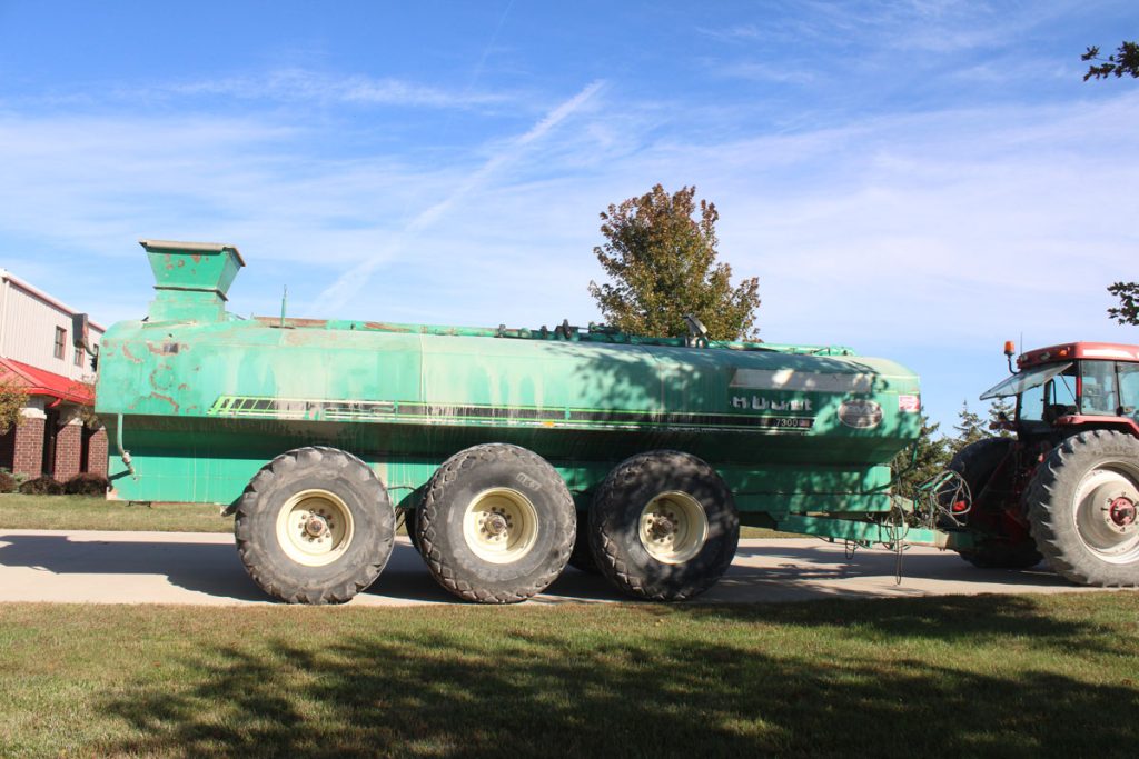 2005 Houle 7300 Liquid Manure Spreader | Stutsmans