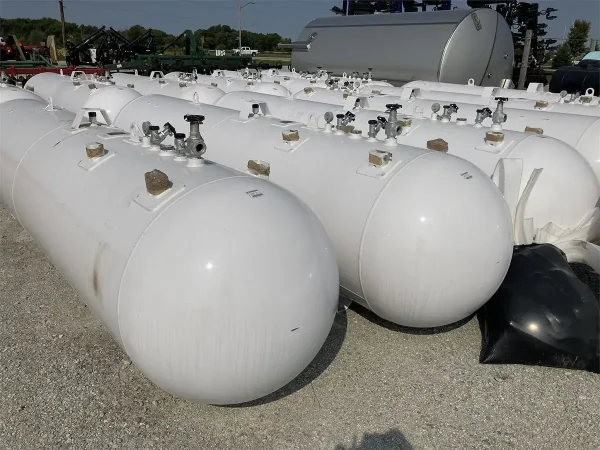 New Arcosa 1,000 Gallon Anhydrous Ammonia Tanks | Stutsmans
